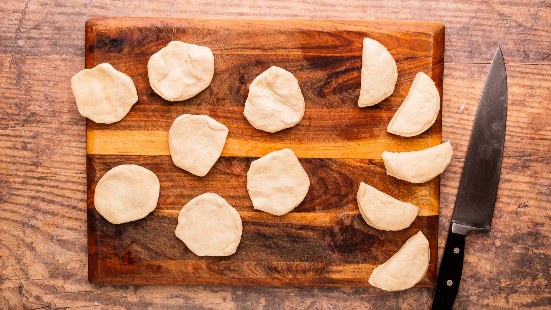 Pizza Monkey Bread (Pull Apart Recipe!) - Comfortable Food