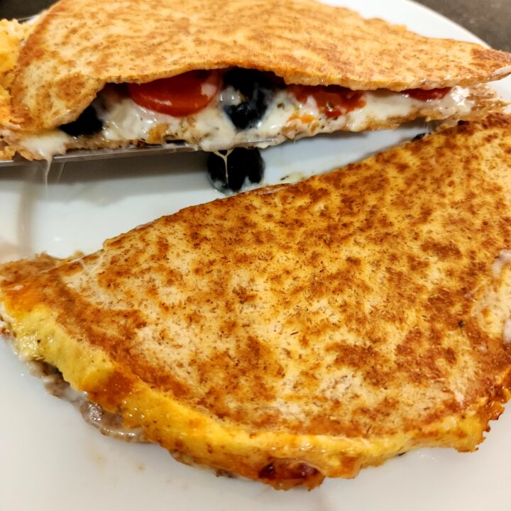 Cheese Quesadilla (Easy 15-Minute!) Comfortable Food